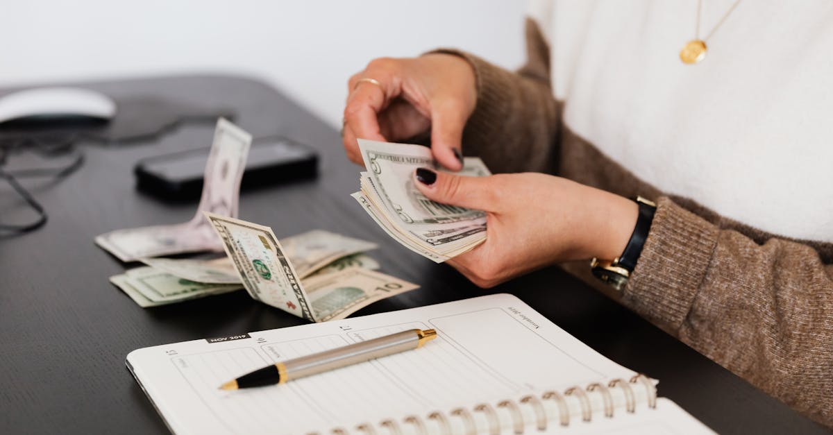 Gérer son argent ado : conseils pour parler budget en famille